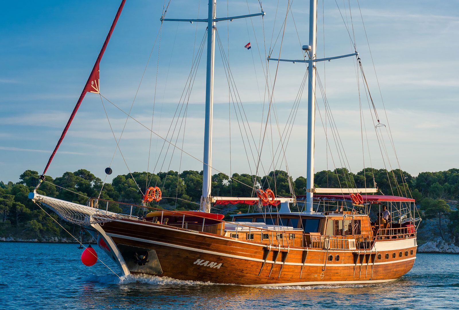 JEZERA CRUISING | Gulet Croatia | Gulet Sailing Price | Sailing in ...